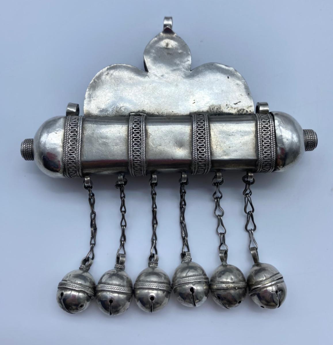 Antique Islamic Turkmen silver amulet Tumar and bozbend with carnelians ...